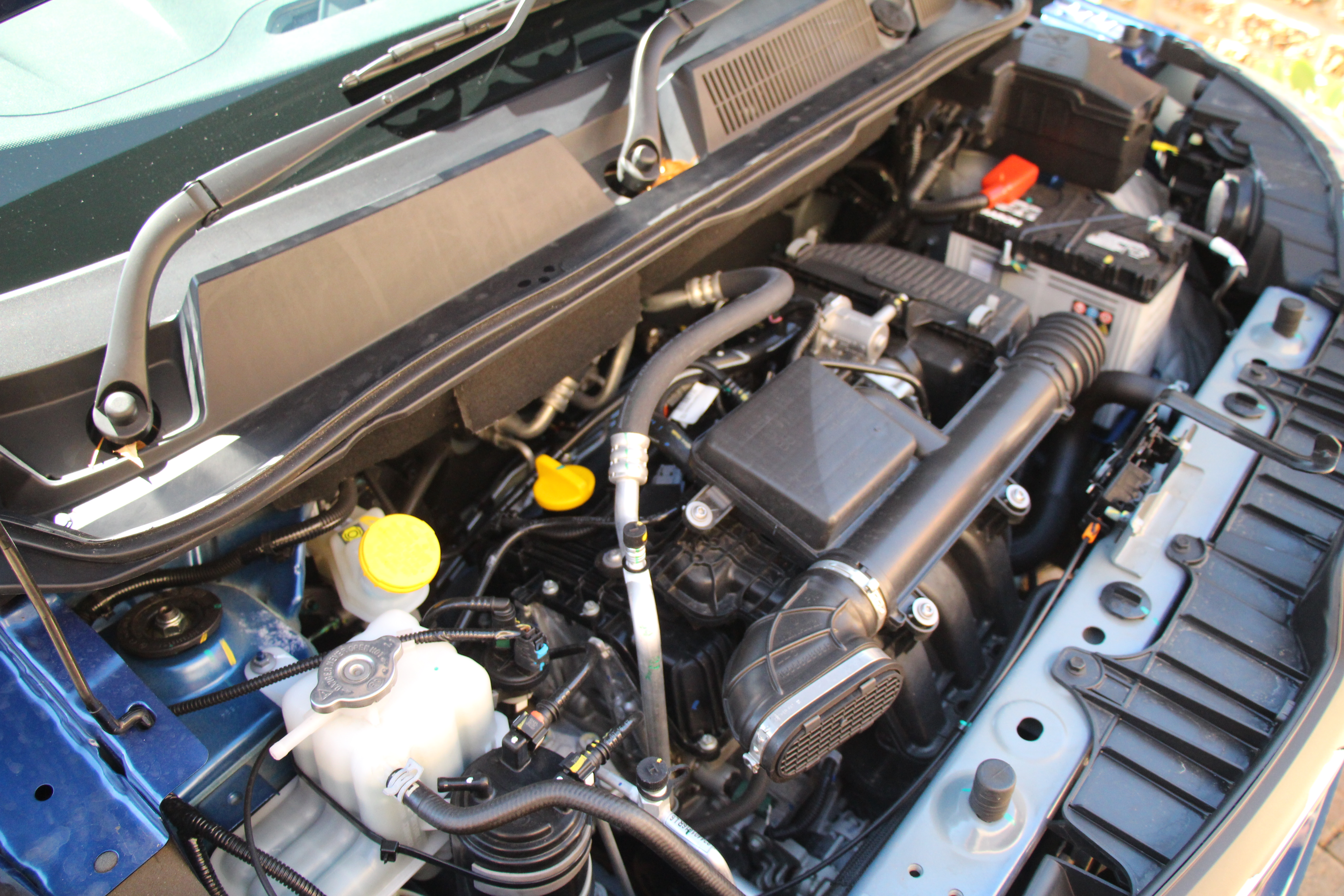 How to top up screen wash on a Renault Triber - Car Ownership - AutoTrader