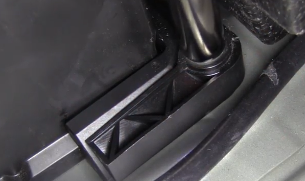 How to replace the car battery on a BMW X3 - Car Ownership - AutoTrader