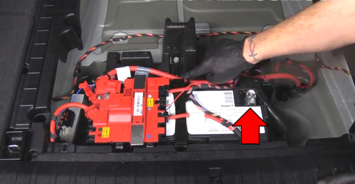 How to replace the car battery on a BMW X3 - Car Ownership - AutoTrader